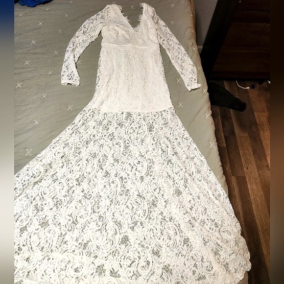 Lulus | Dresses | Lulus Way To Be Loved White Lace Long Sleeve Maxi ...